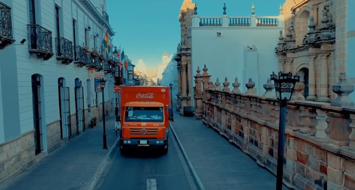 Coca Cola celebra el Bicentenario de Bolivia con su campaña «Juntos en ...